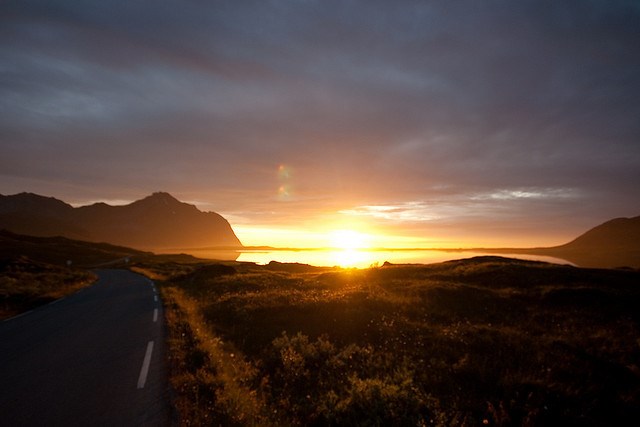 Vùng đất kỳ lạ nơi Mặt trời mọc lúc nửa đêm - KhoaHoc.tv