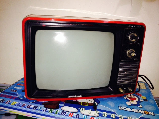 Hoài niệm những chiếc tivi đen trắng thời bao cấp - KhoaHoc.tv